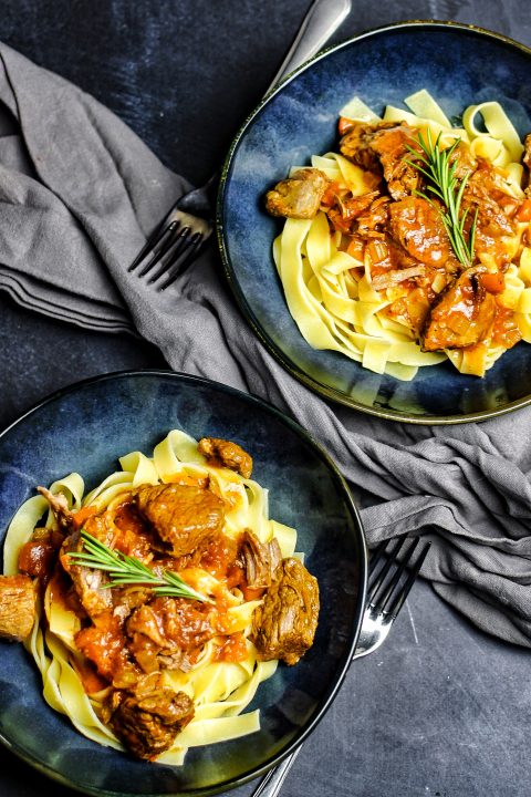 Lammragout italienischer Art